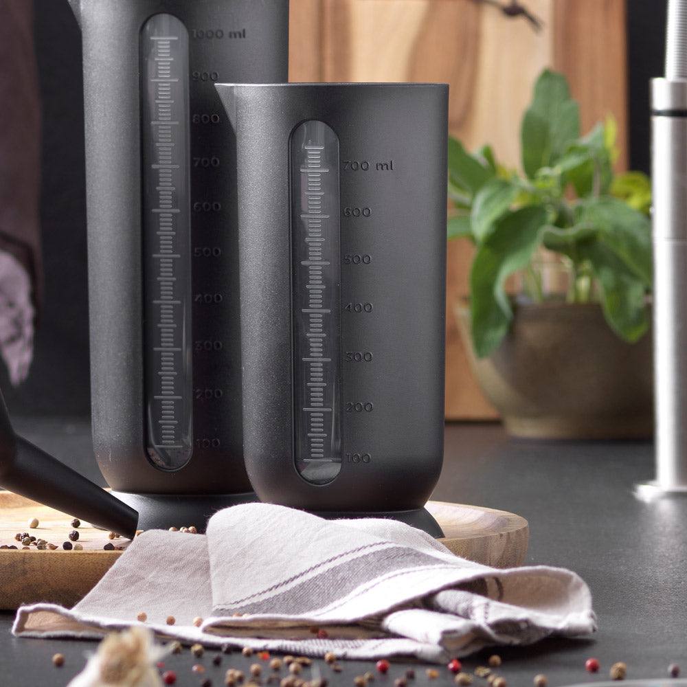 Blim Plus QB Measuring Carafe 750ml - Carbon Black